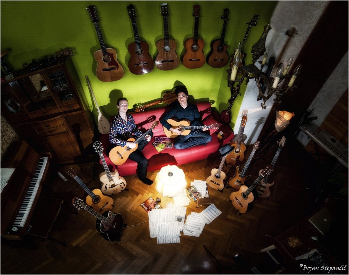 18. oktobra, Kitarski duo Shrestha Petric | La Casa de Kamna